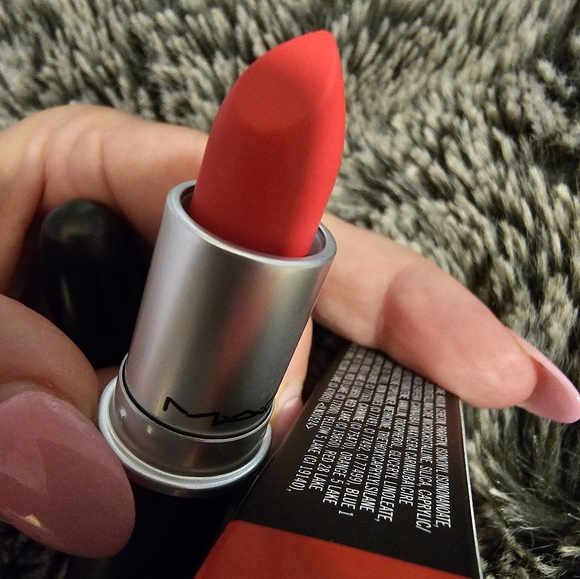 MAC Cosmetics | Makeup | Mac Relentlessly Red A57 Retro Matte Lipstick ...